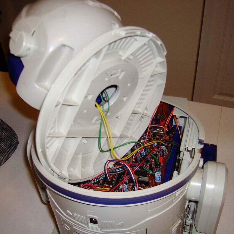 The Hearoid Omnibot Disassembly Procedure - The Old Robot's Web Site